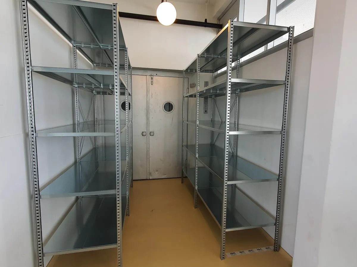 Stellingkast metaal | 200x305x40cm | 15 legborden